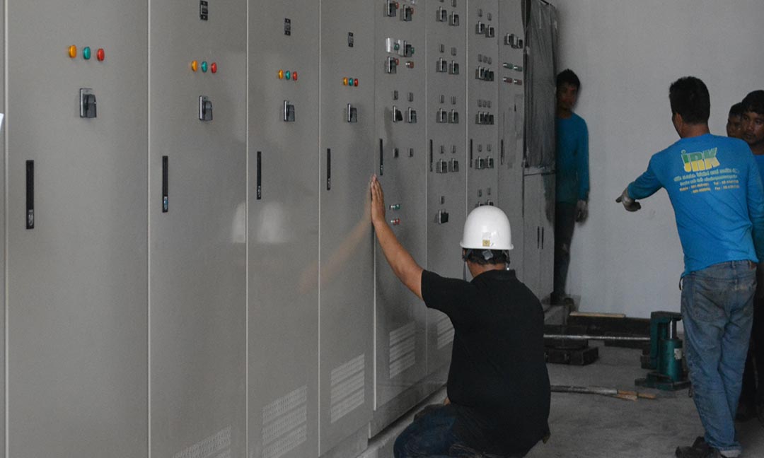 Electrical Cabinet & Power System – Max Power